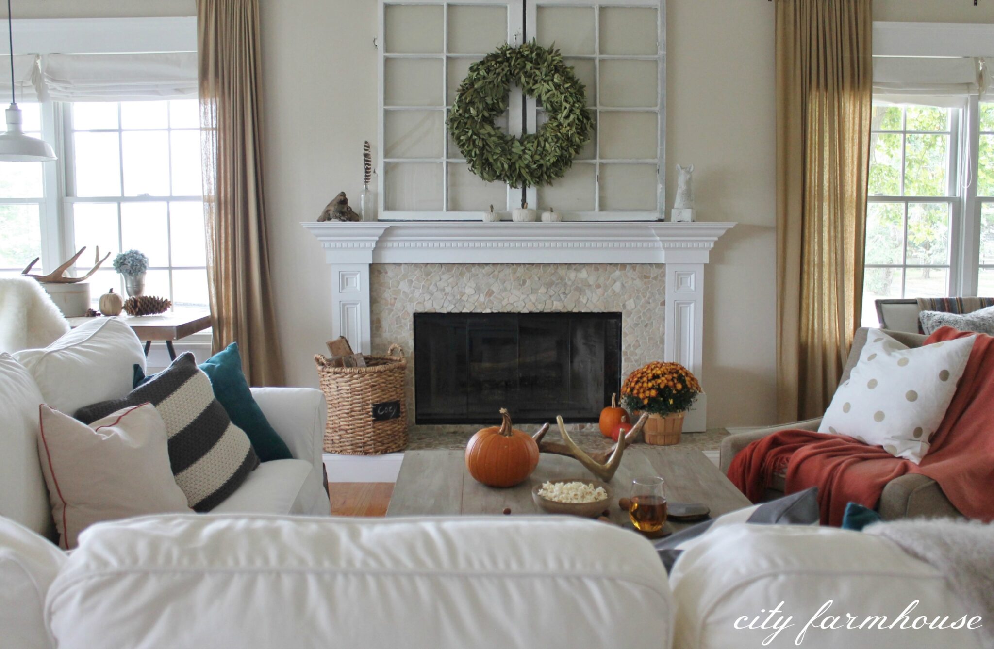 Rustic Fall Family Room - City Farmhouse by Jennifer O'Brien